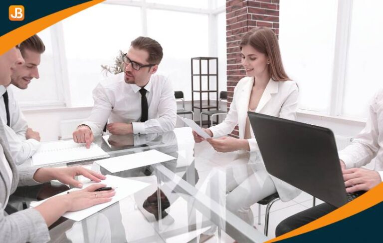 10 Staff Management Tips: How to Manage Staff Effectively - Jumbula Blog