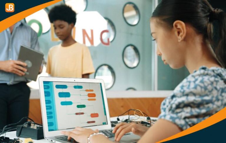 10 Staff Management Tips: How to Manage Staff Effectively - Jumbula Blog